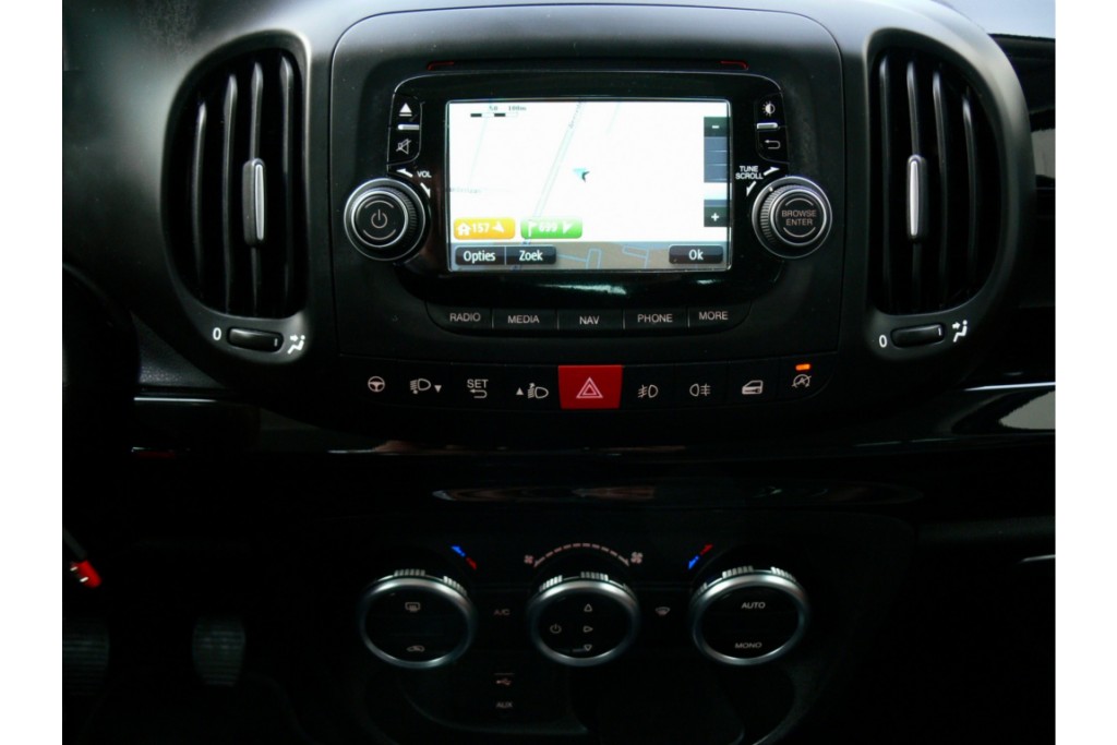 Fiat 500L 0.9 TWINAIR TREKKING LEDER NAVI 6VERSN AIRCO LMV PDC . – Foto ...