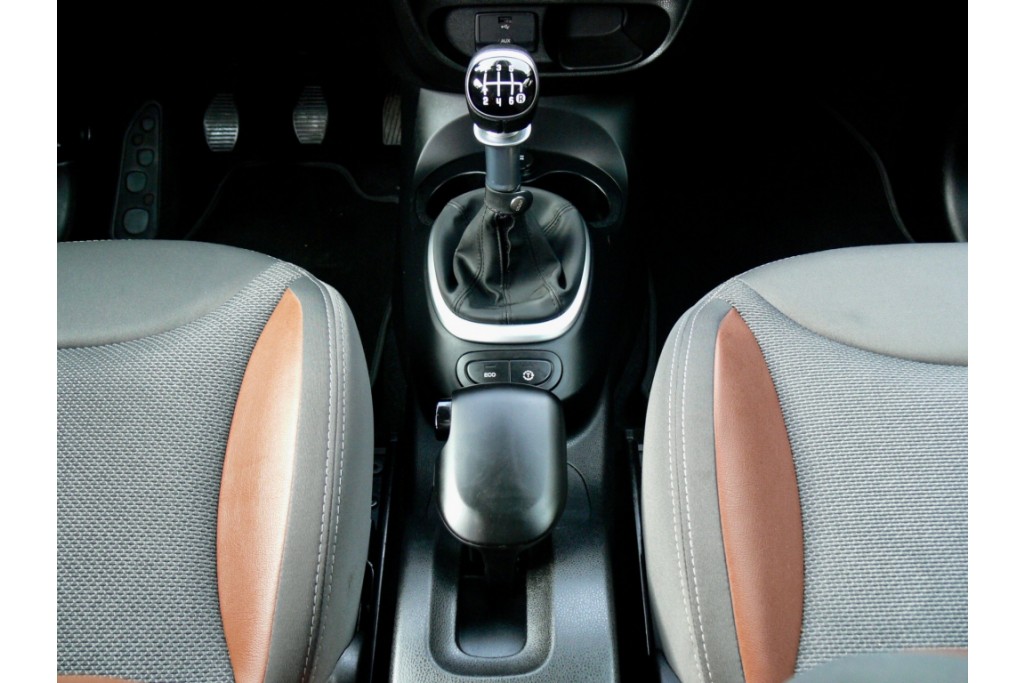 Fiat 500L 0.9 TWINAIR TREKKING LEDER NAVI 6VERSN AIRCO LMV PDC . – Foto ...