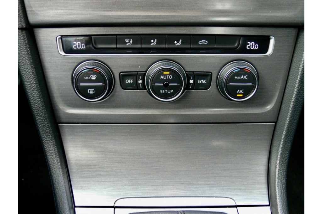 Volkswagen Golf 1.6 TDI HIGHLINE BLUEMOTION 5DRS AIRCO CR. CONTROL LMV ...